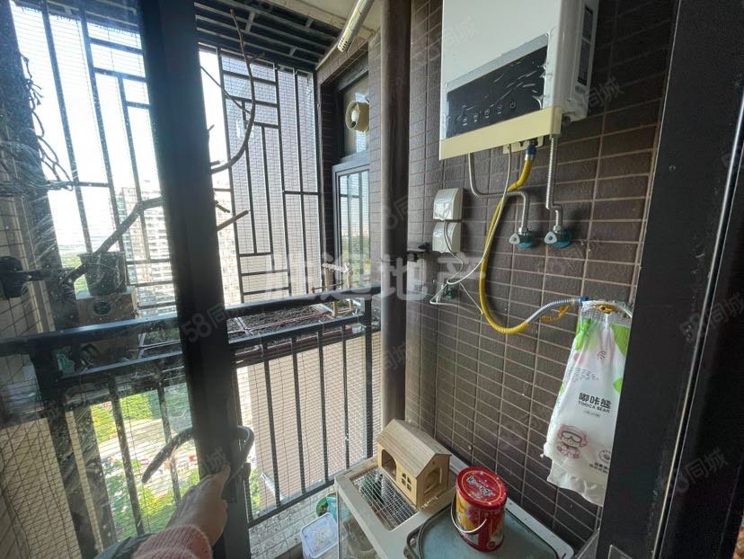 【10图】宏宇天御江畔 高楼层视野好 满五 精装好房 小三房，宏宇天御江畔-佛山58同城