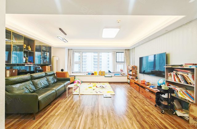 万科山望 双卫 得房好 中间楼层 南向采光好 有电梯，万科山望二手房，215万，3室2厅，2卫，127.66平米-济南安居客