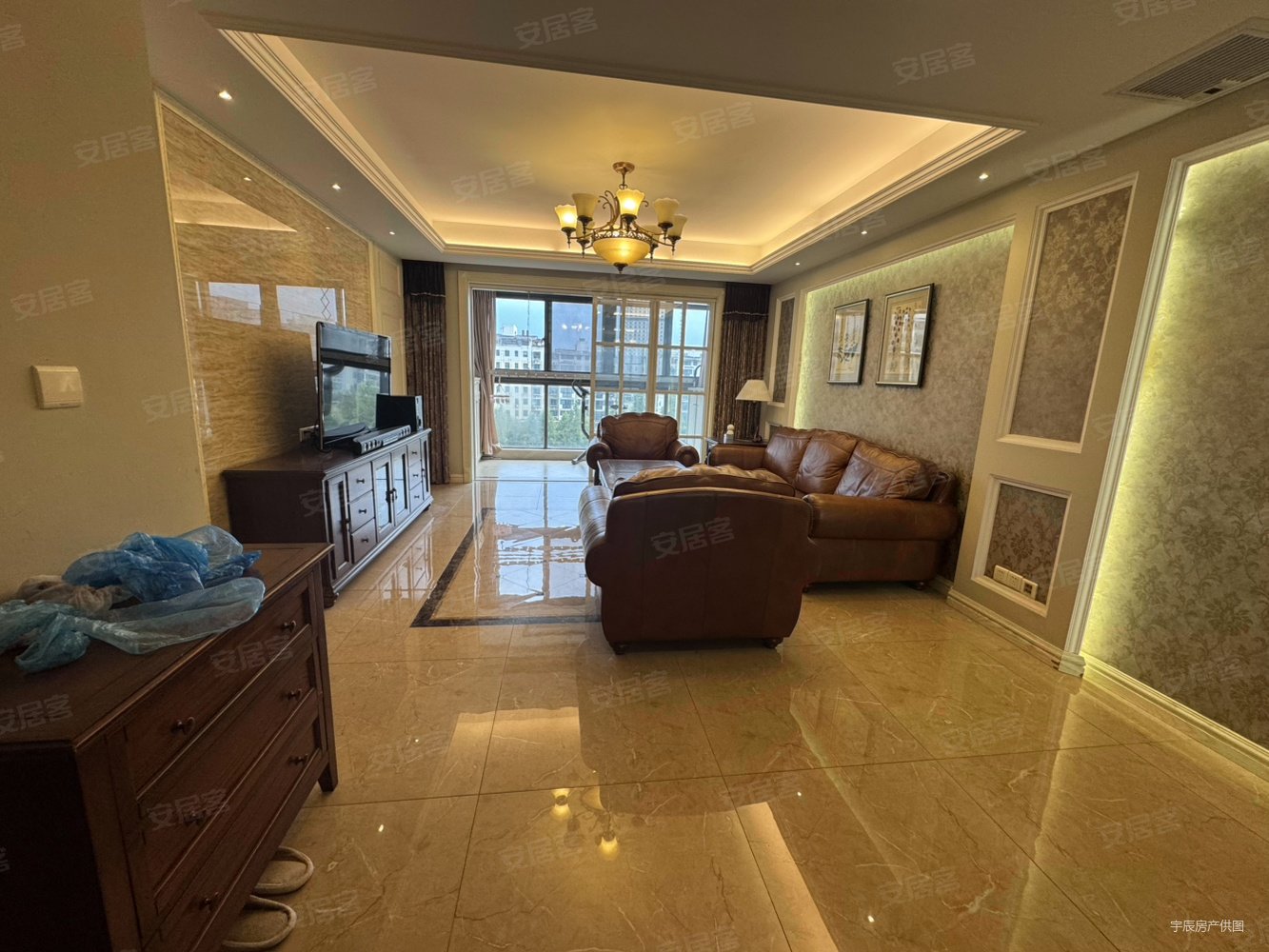 锦苑世家大平层 精装四开间朝南 中央空调地暖车库车位，中信泰富锦苑世家二手房，244.8万，4室2厅，2卫，172平米-扬州安居客