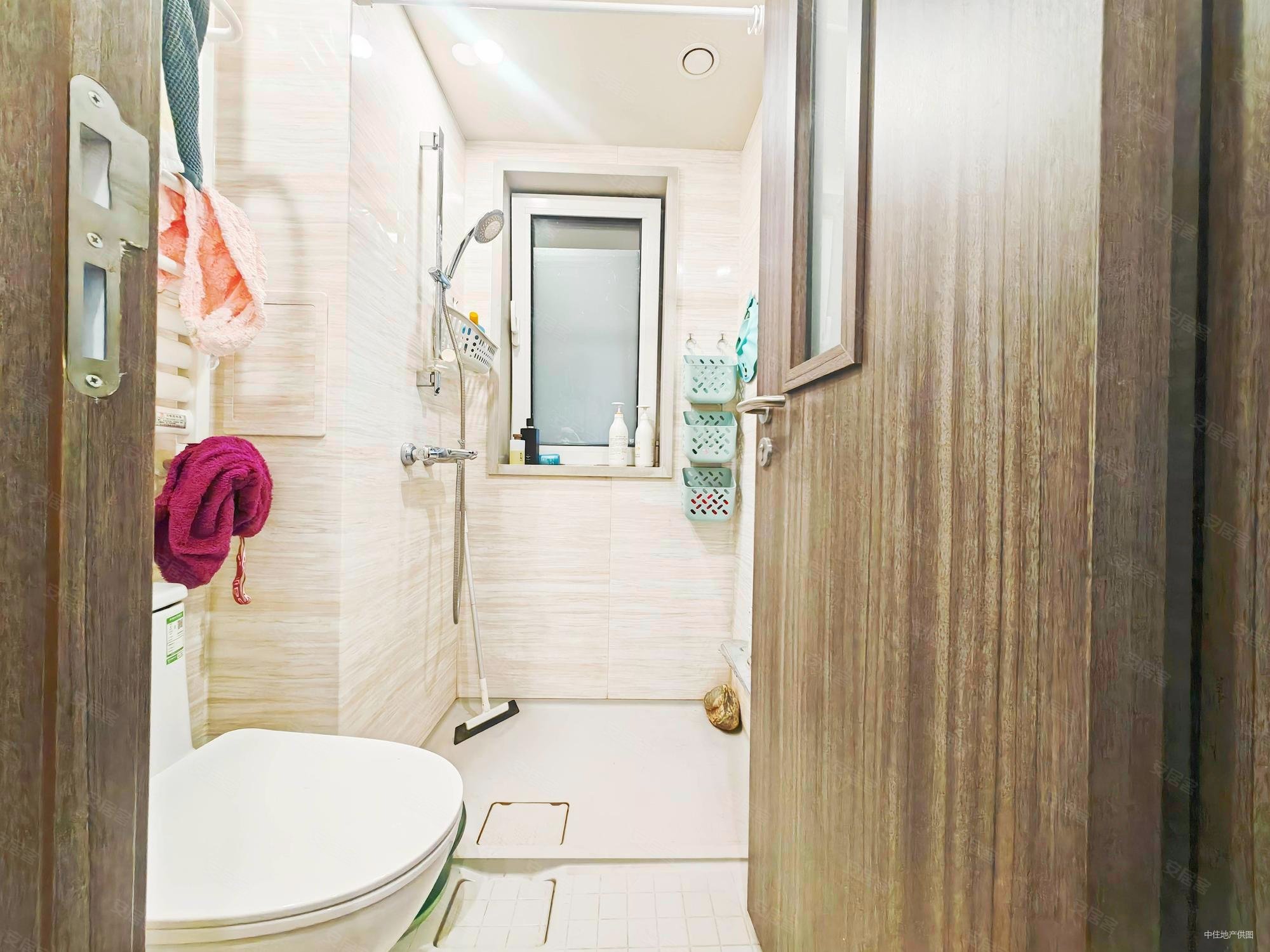 万科山望 双卫 得房好 中间楼层 南向采光好 有电梯，万科山望二手房，215万，3室2厅，2卫，127.66平米-济南安居客